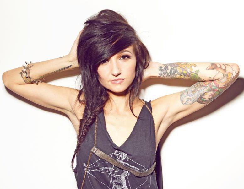 Escucha el nuevo álbum de LIGHTS "Little Machines" - The Backstage