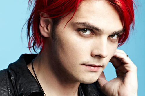 Vídeos: Gerard Way debuta en solitario en los estudios de Warner Bros ...