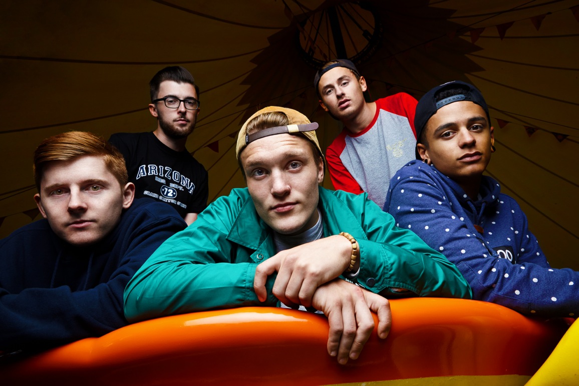 Neck Deep preparan nuevo vídeo - The Backstage
