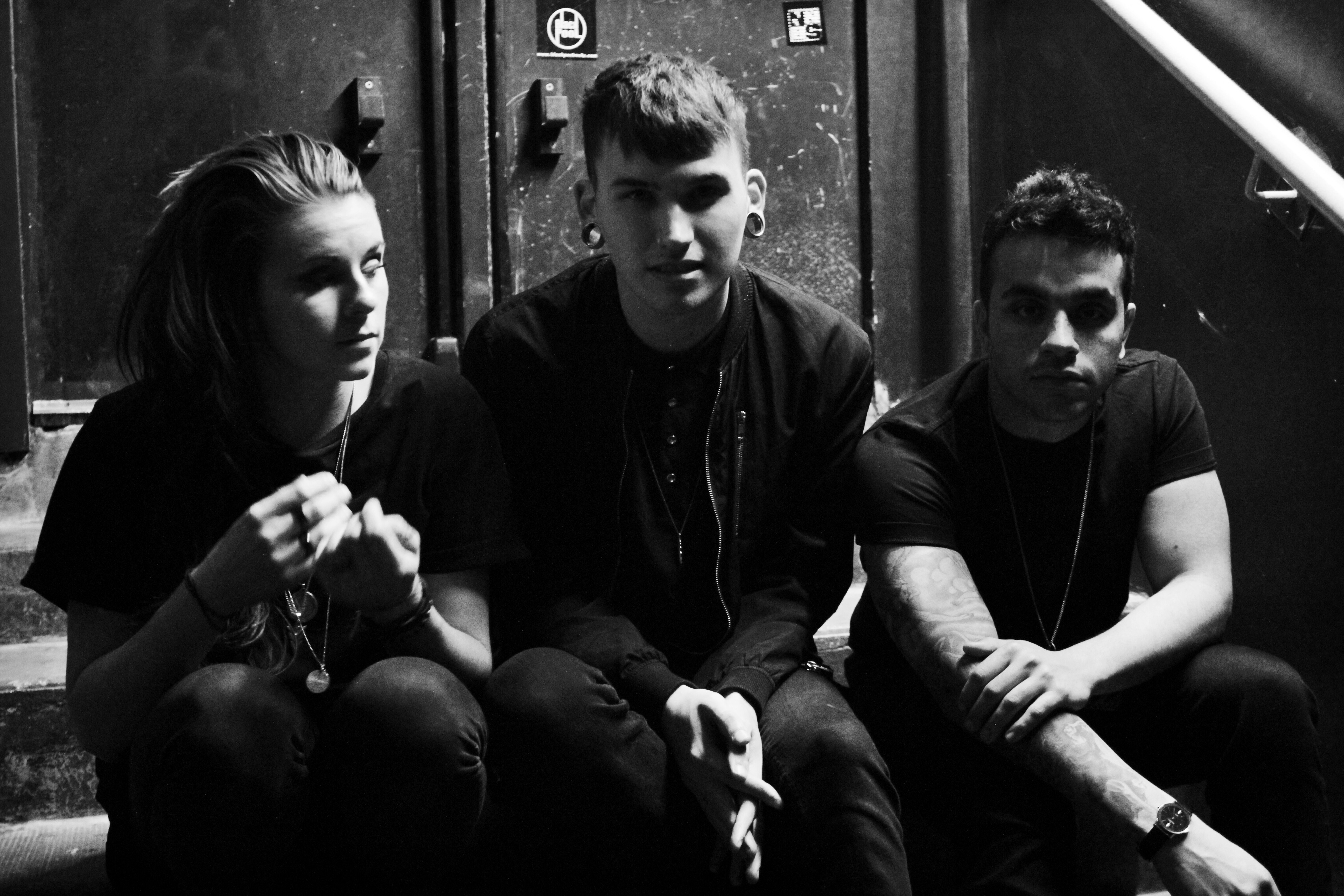 Entrevista a PVRIS - The Backstage