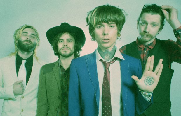 Never Shout Never presentan nueva canción, "Red Balloon" - The Backstage