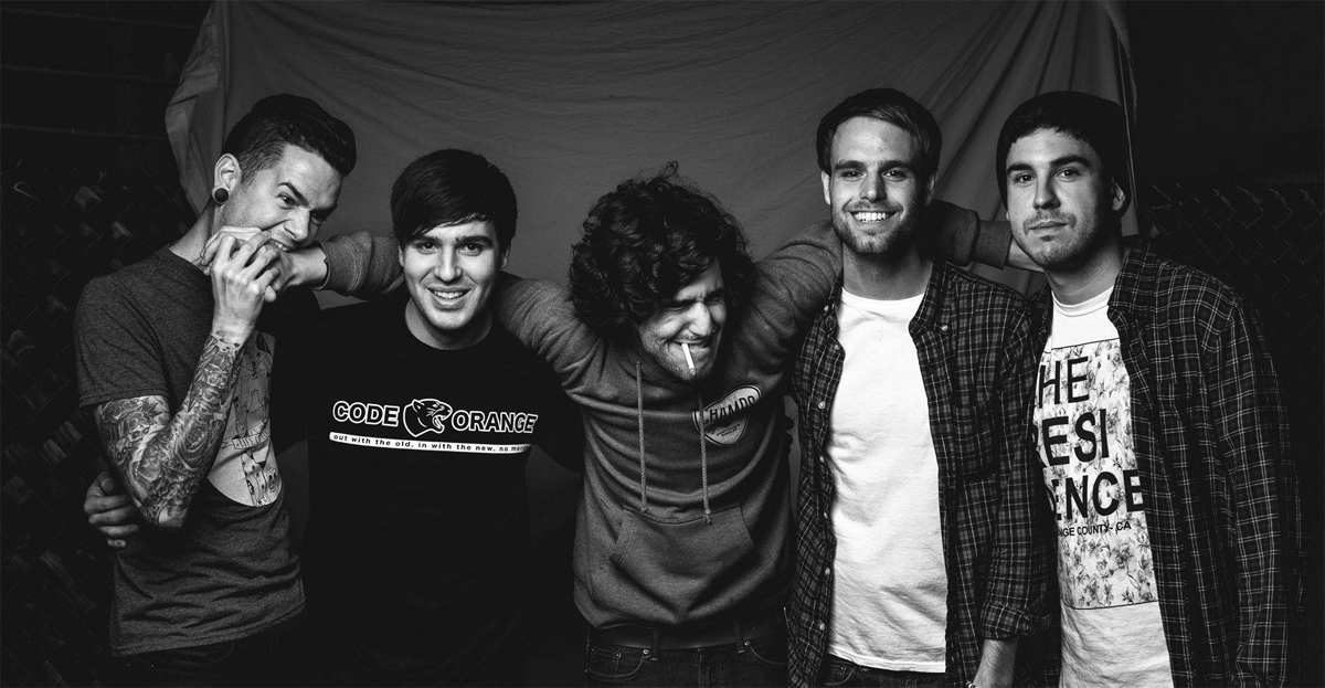 Real Friends tienen nueva canción - escucha 'Get By' - The Backstage