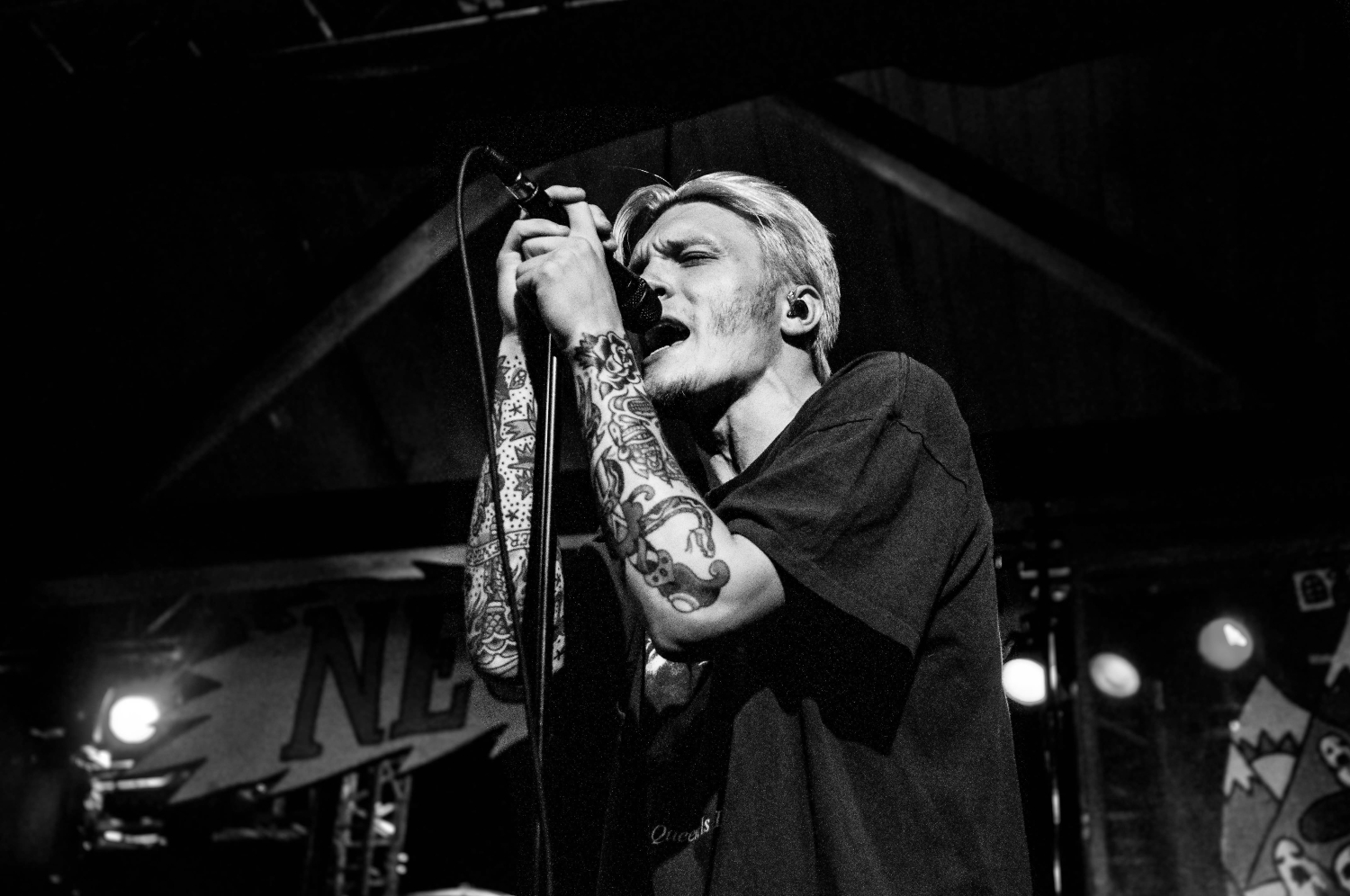 Ben Barlow de Neck Deep cuenta el significado de sus tatuajes ...