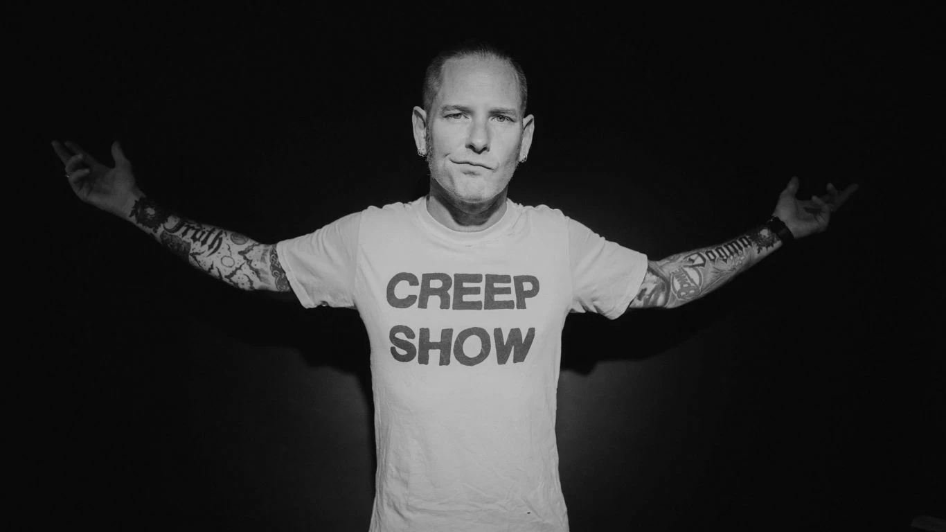 Corey Taylor presenta versión acústica de 'Black Eyes Blue' - The Backstage